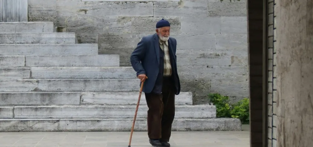 losing balance while walking elderly
