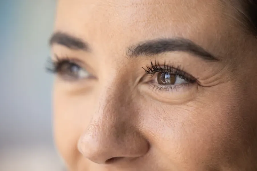 Understanding Wrinkles in the Retina