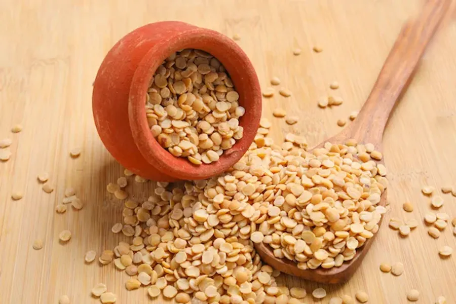 Toor Dal (Pigeon Pea): Ayurvedic Uses, Benefits, and Side Effects