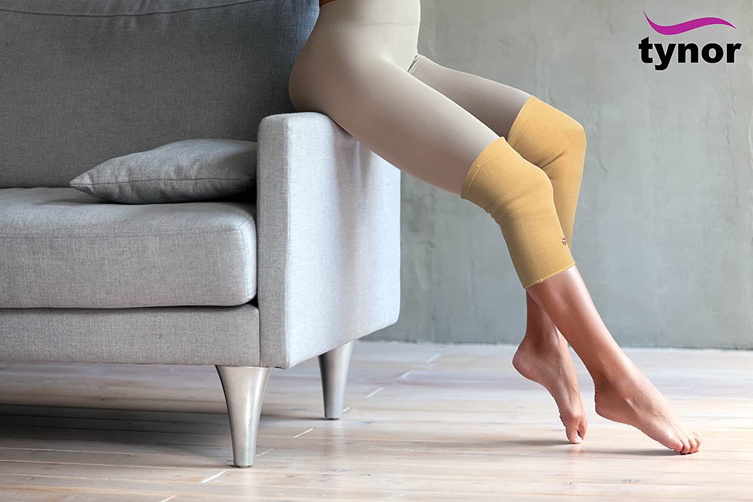 Buy Tynor Knee Cap Medium, 1 Pair | 19 Minutes Delivery | Apollo Pharmacy