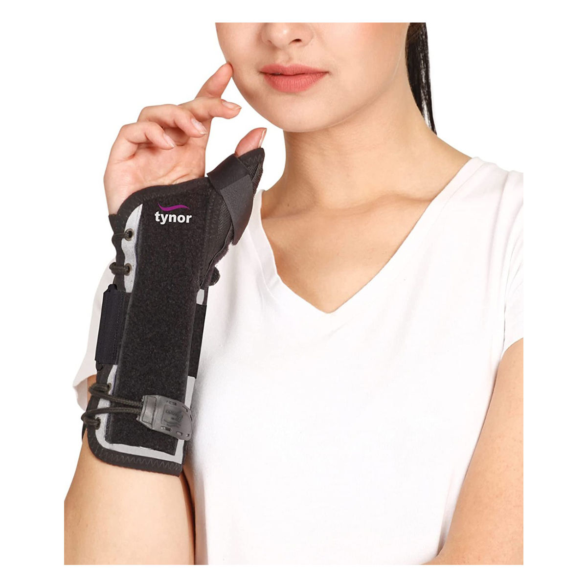 Buy Tynor Wrist Splint with Thumb Right/Left Medium, 1 Count | 19 ...